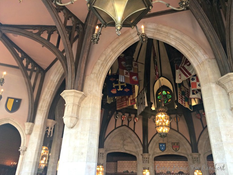 Disney Dining: Character Dining Experiences – Come Home For Comfort