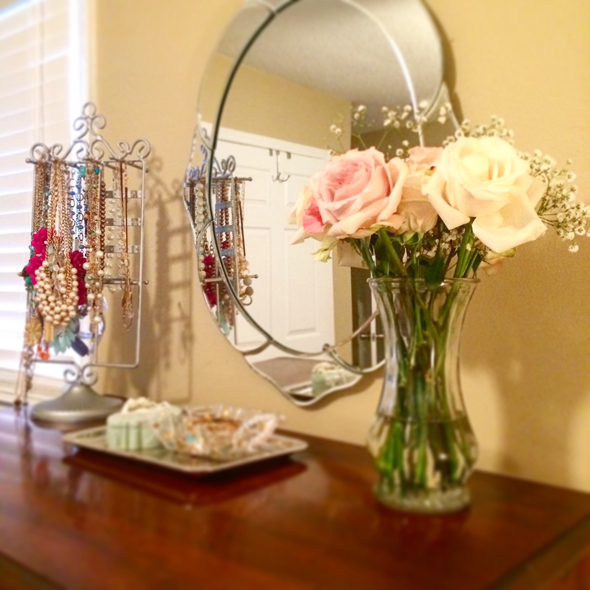 How To Organize Jewelry – Come Home For Comfort
