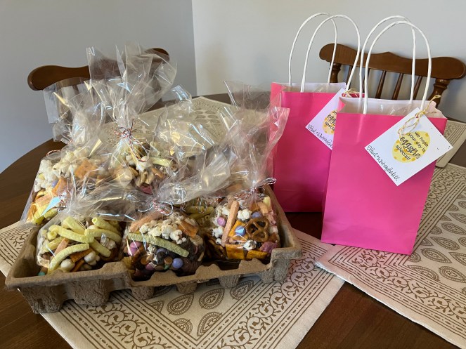 Spring Snack Mix + Free Printable Gift Tag – Come Home For Comfort